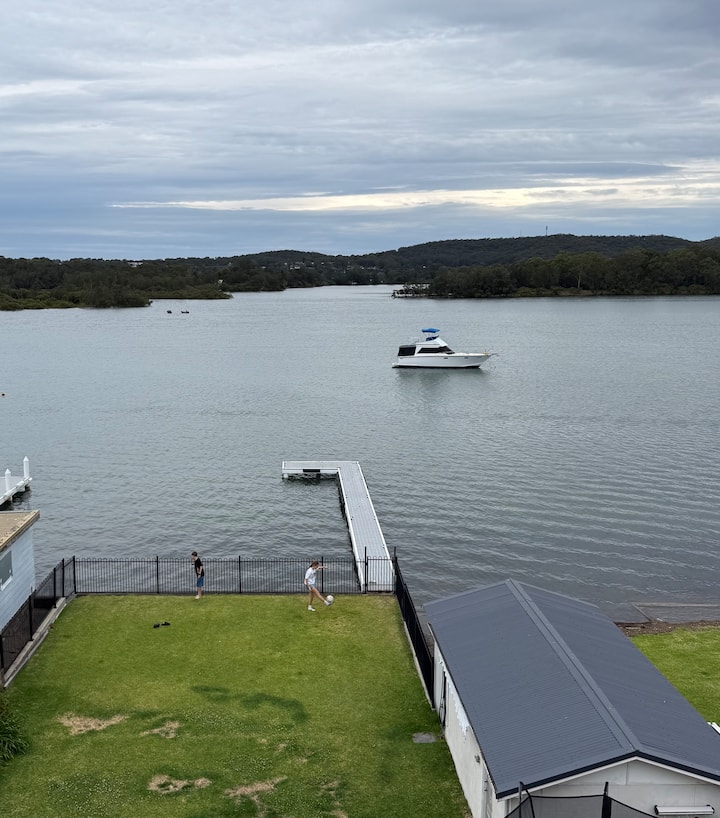 Family Fav Extra Large Waterfront With Jetty - Belmont