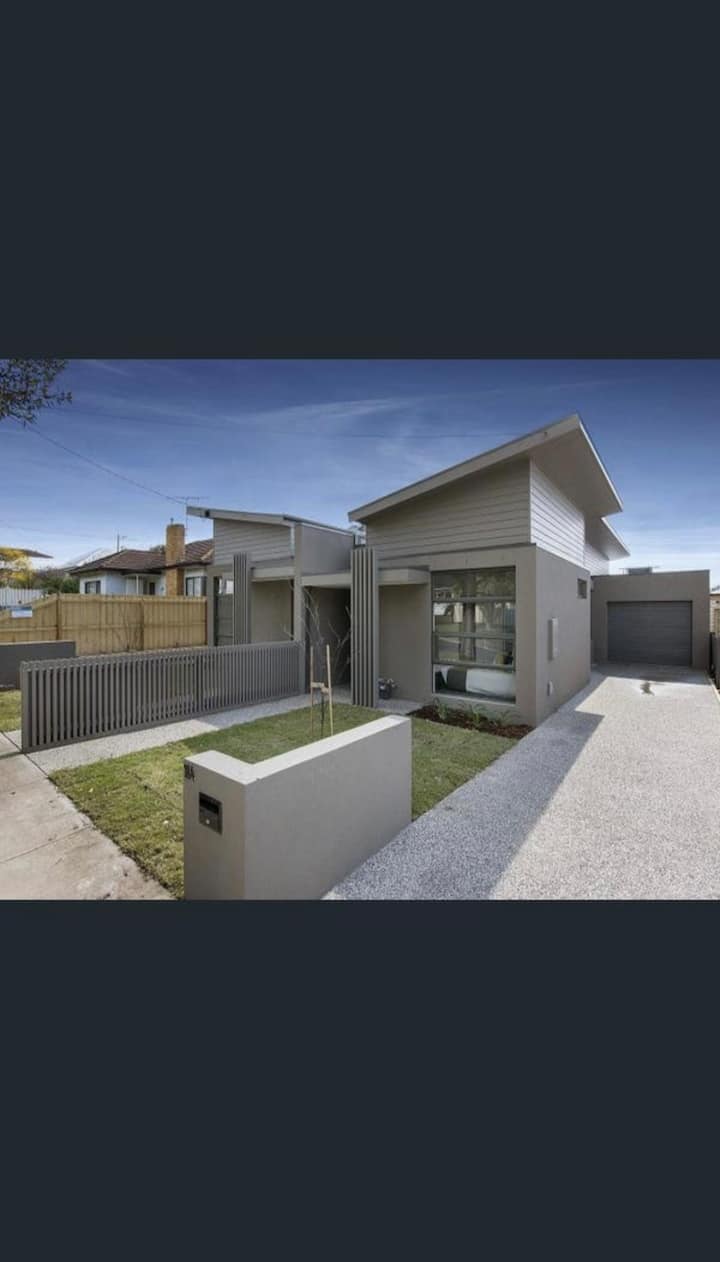 Town House In Hamlyn Heights - Geelong