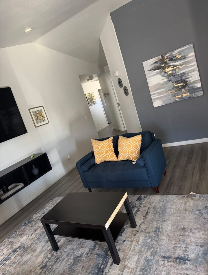 Cozy 3 Br Happy Home In North Las Vegas - North Las Vegas, NV