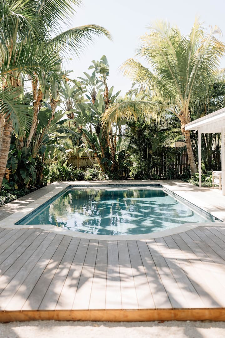 Charlie’s Cabana: Fully Renovated W/ Heated Pool - Bahamas