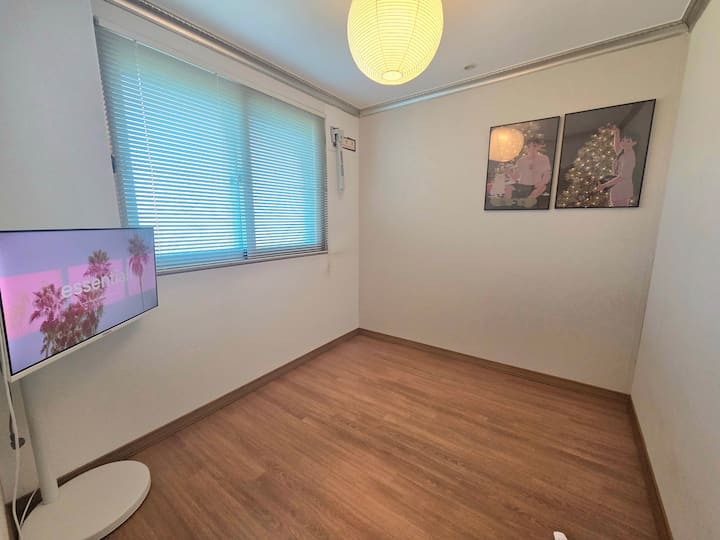 401호/2인/스탠바이미/해수욕장도보1분거리/바베큐 - South Korea