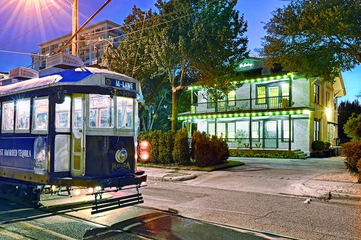 Greenhousetrolleystop-2bedsloft/shopeat/petsuptown - Dallas, TX