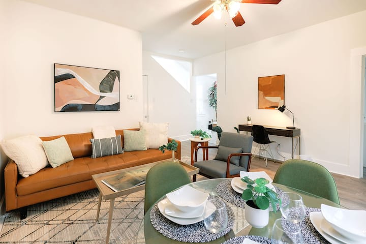 Greenhousetrolleystop-2bedsloft/shopeat/petsuptown - Trinity Groves - Dallas