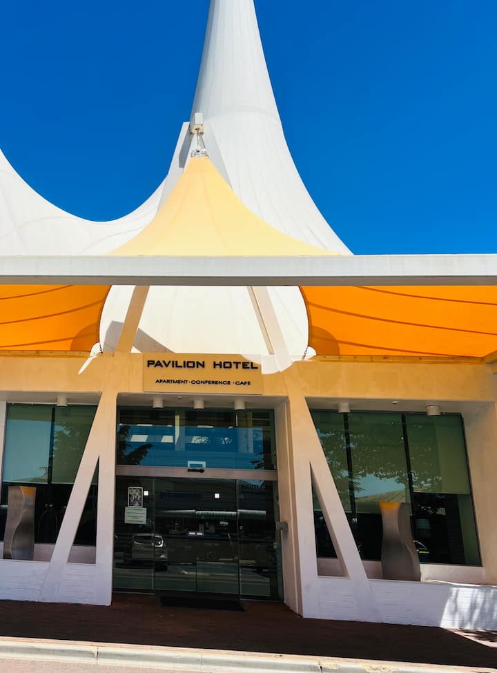 Pavilion Hotel Wagga Deluxe Queen Room - Wagga Wagga