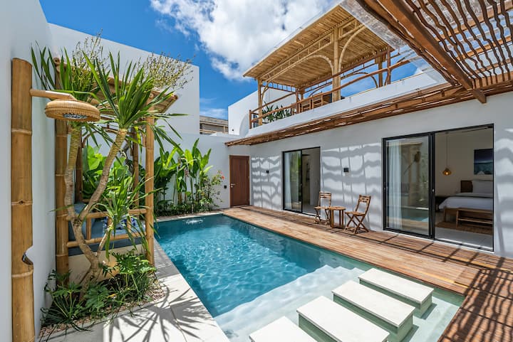 Serene Canggu Oasis – 2br, Pool, Stunning Rooftop - Australia