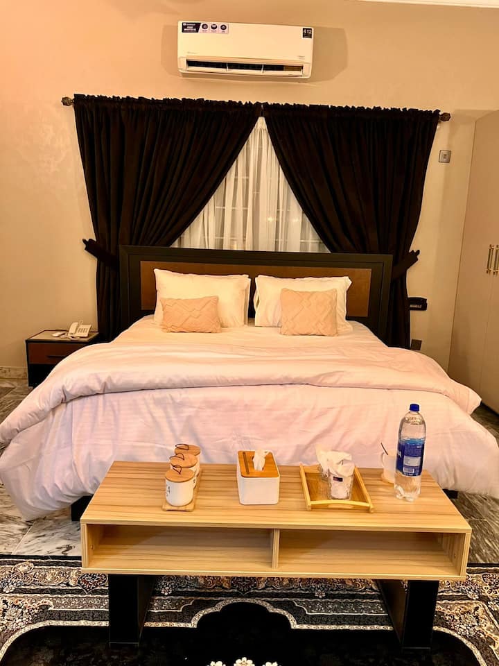 Modern Deluxe Rooms | Peaceful Stay In Karachi - Karachi
