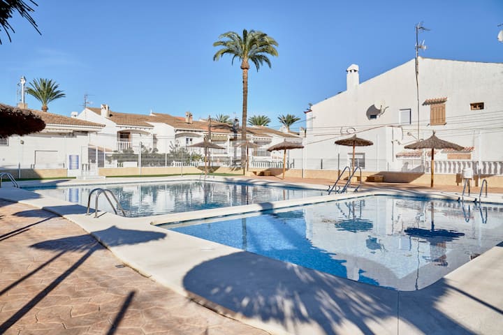 Sunny Coastal Retreat With Pool & Terrace - Santa Pola