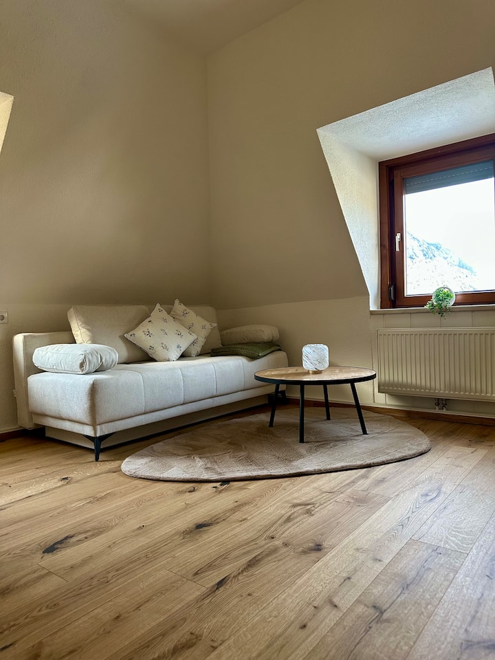 Charmante Dachwohnung Mit Kamin & Schlossblick - Kühtai