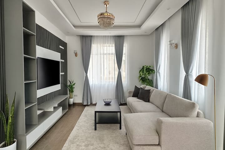 Rabbit House, Exquisite Jewel In Hamidu City Park - Tanzanie