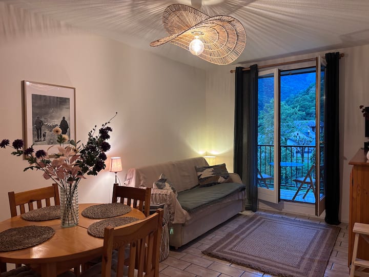 Appartement Cosy Au Cœur De Luchon Avec Parking! - Bagnères-de-Luchon