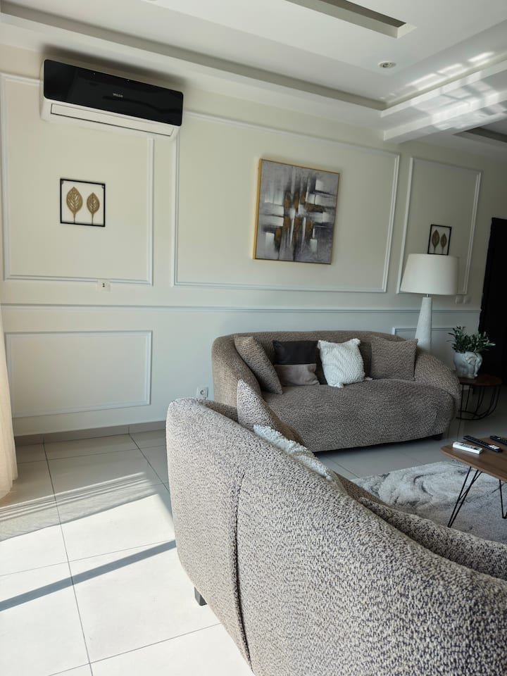 Appartement Lumineux & Spacieux à La Riviera 2 - Côte d'Ivoire