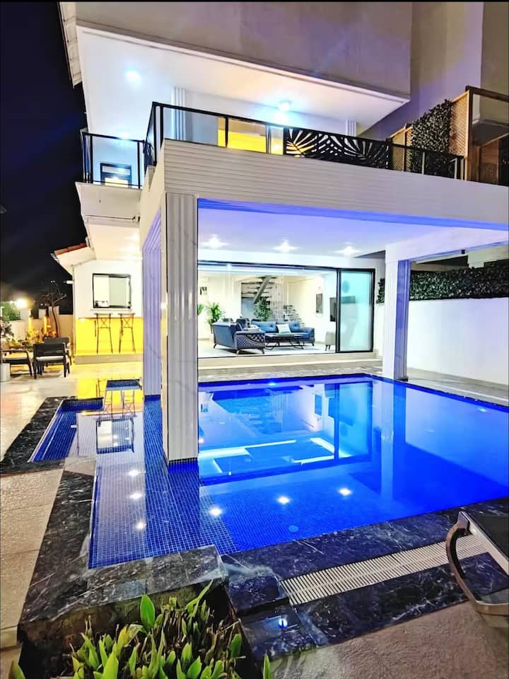 My Palace Villa W/heated Pool - Serik