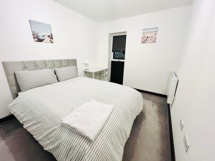 2 Beds, 2 Baths In Dartford Centre Free Parking - Dartford