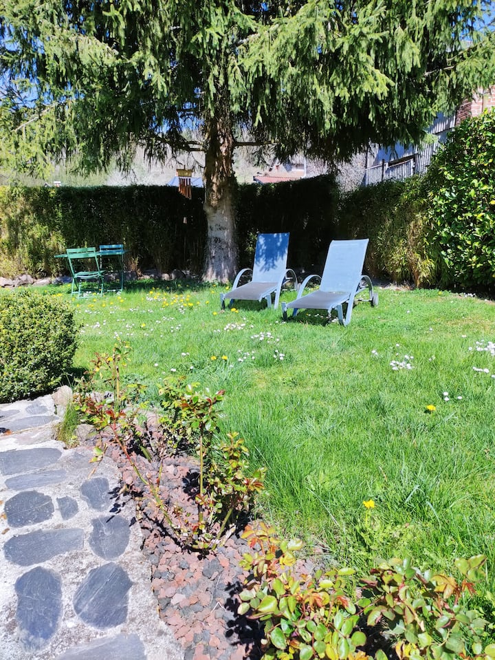 Gîte Douillet Dans Une Petite Cité De Caractère. - Salers