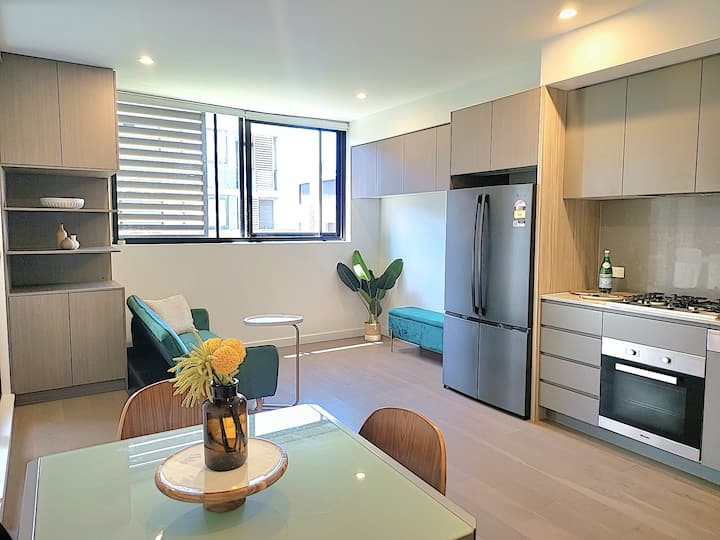 Prime Location With Luxury Lifestyle Convenience - Dural