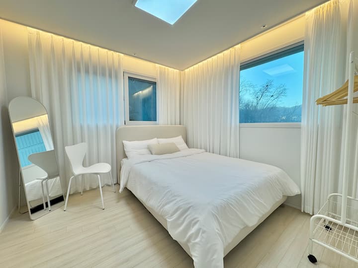 홍대입구역15분·새절역3분·공항버스4분 | Lumi Home 햇살가득 신축 2br - South Korea