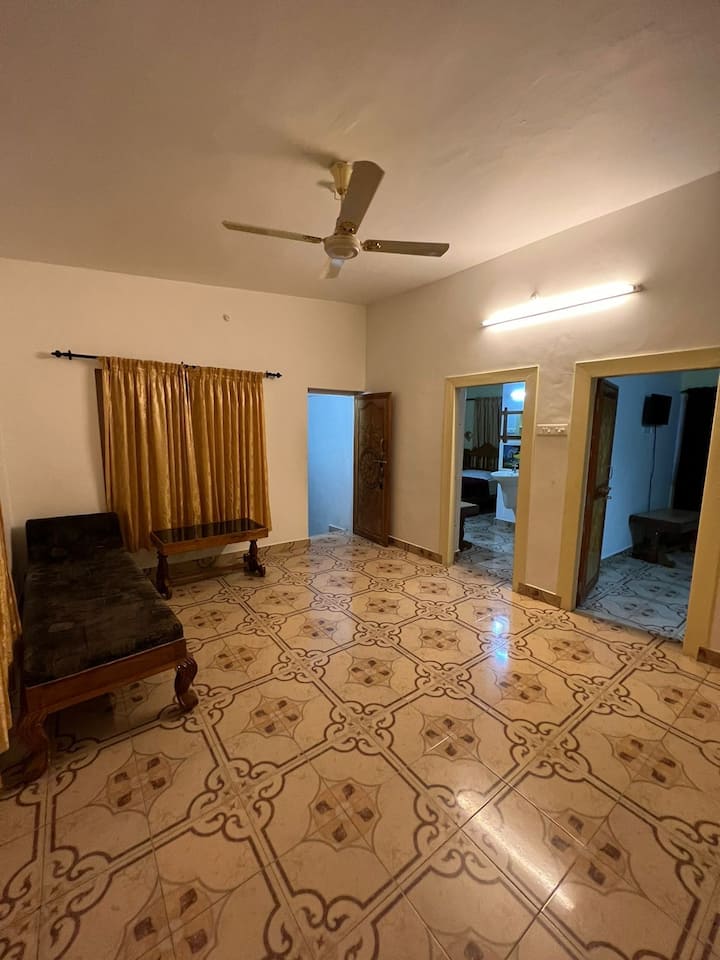 204 Deluxe Rooms With Hall And Attached Bathrooms - Thekkady