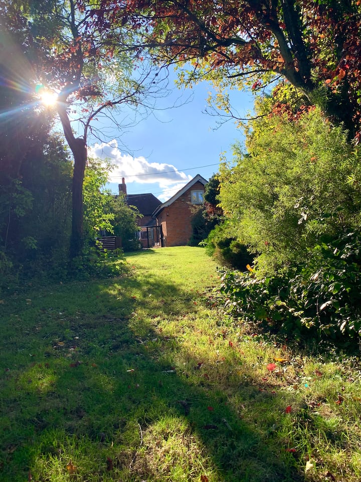 The Hideaway Retreat - Newbury