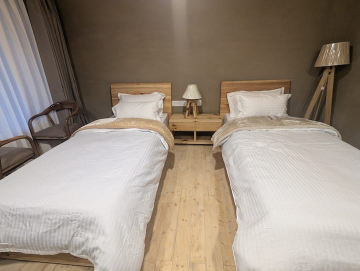The Zambori Twin Bed - Lahaul And Spiti