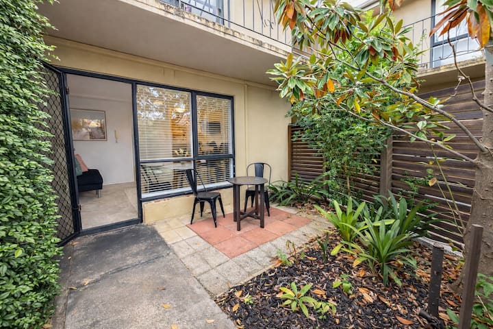 Moonya Courtyard - Deakin University Melbourne Burwood Campus