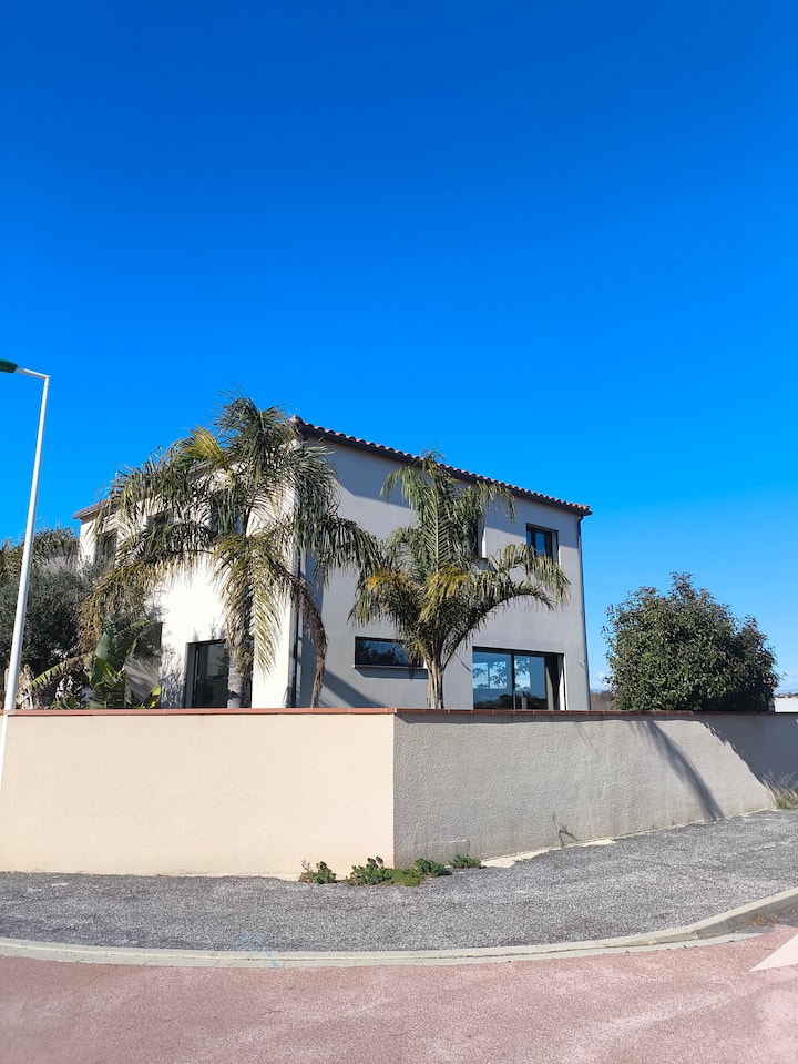 Maison 150 M² Avec Jardin, à 10 Min Des Plages. - Perpignan