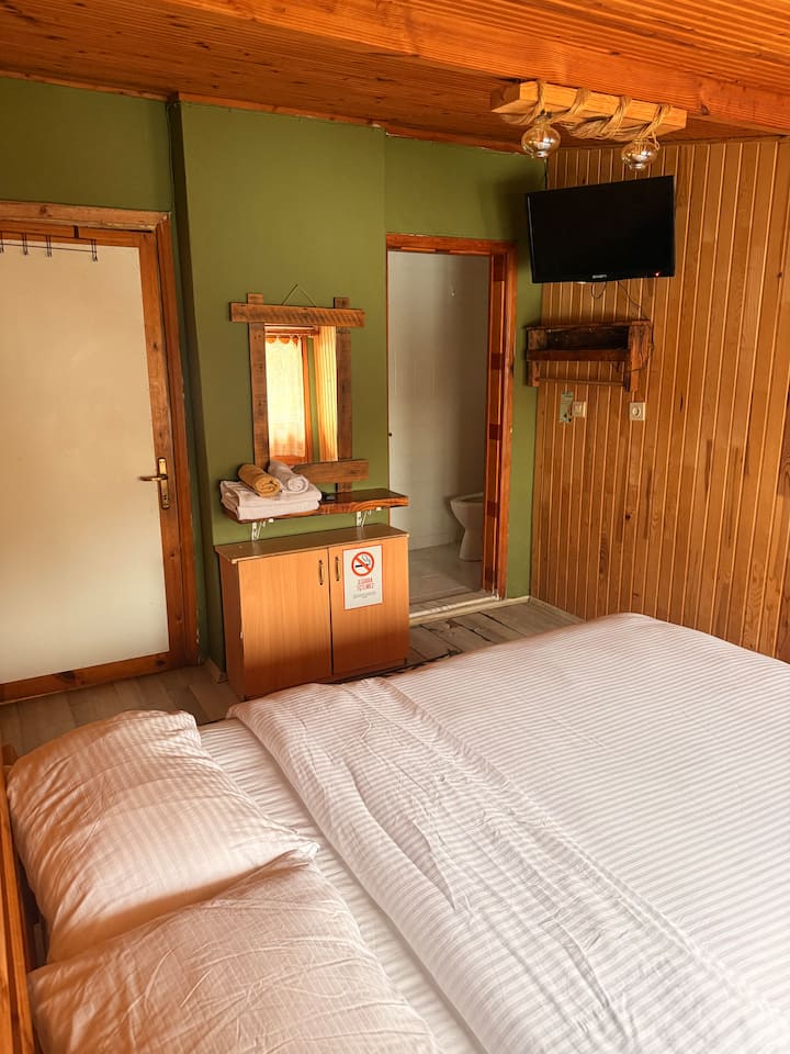 Konak Pansiyon İKi Kişilik Oda (Banyo Wc) - Kocaeli