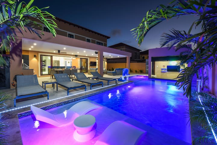 Aruba Brand New Luxury 5br Villa | Pool & Bar - Aruba