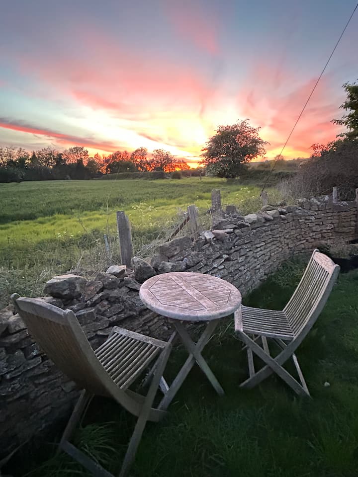 Sunset View - In The Cotswolds - Evesham
