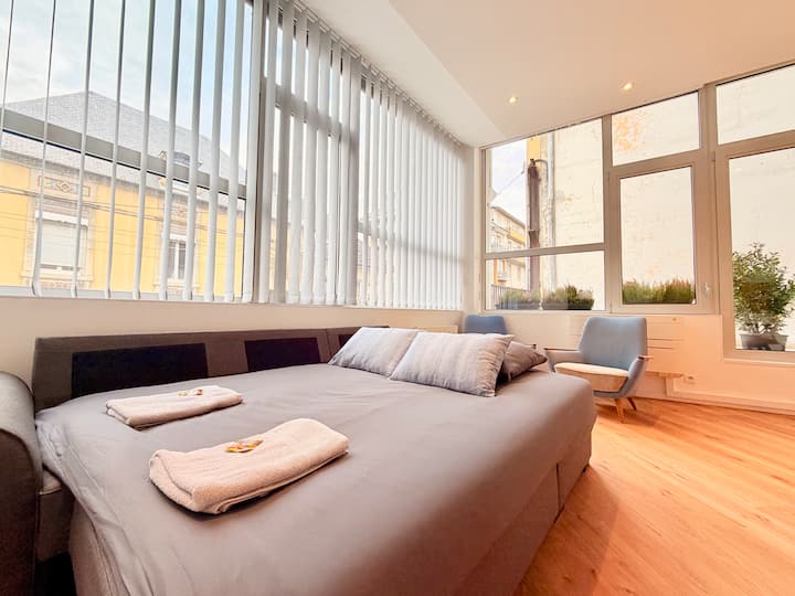 Loft Parking & Terrasse · Près Du Centre | 6 Pers - Besançon