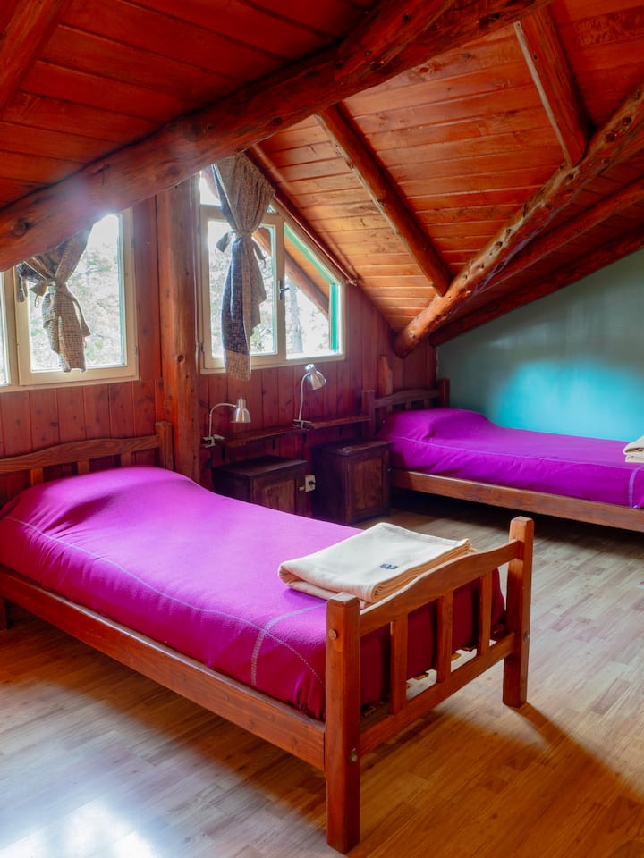 Cama En Hab Compartida Mixta P/5 Pers C/baño Comp. - El Bolsón