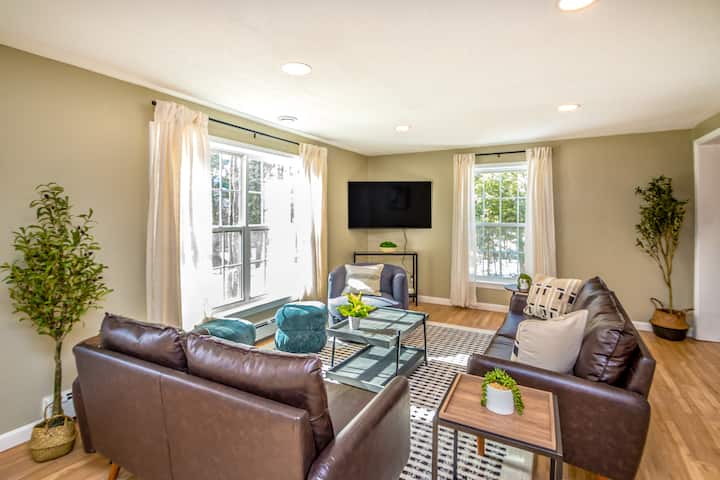 3br Home | Hot Tub• Skiing• Story Land• Sleeps 8 - Conway, NH