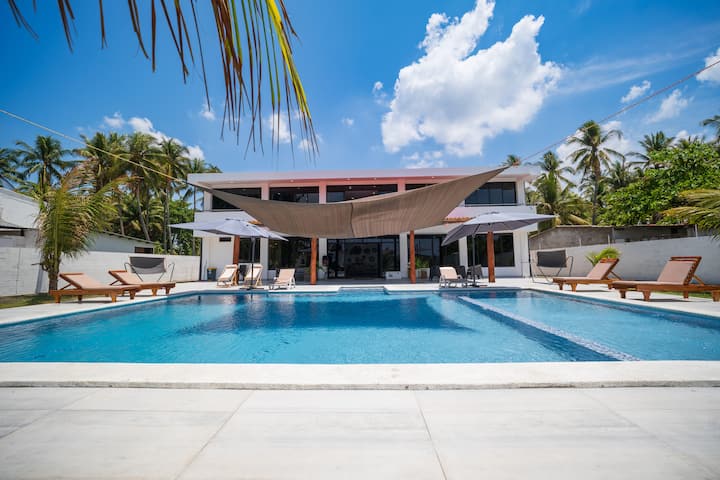 Villa Itzae Exclusive Beachfront House - El Salvador