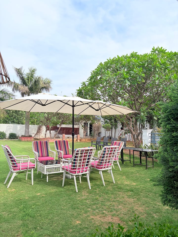 Aravali Farmstay: 3bhk + Lawn For Events - 古爾岡