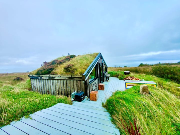 Wild, Sensual, Art-soaked Bothy - Skye
