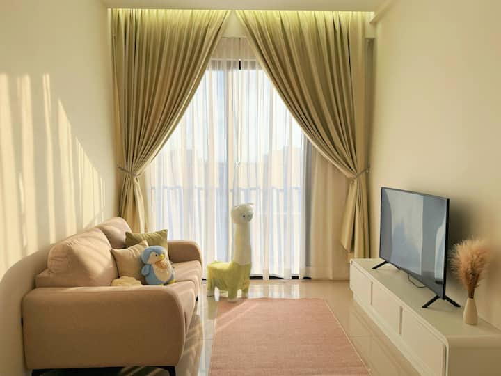 Piccadilly Ipoh Free Netflix | Projector | 50”tv - Ipoh