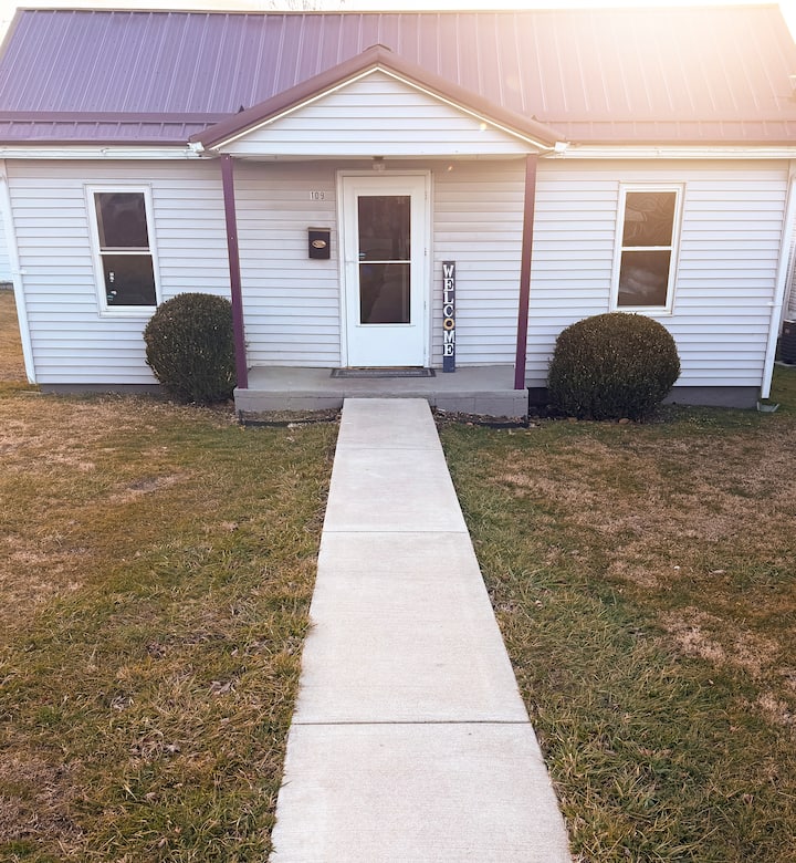 *New* Beckley's Cozy Home Away From Home - Beckley, WV