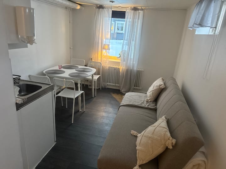 1rok Lägenhet Med 4 Bäddar Och Egen Ingång. - Kiruna