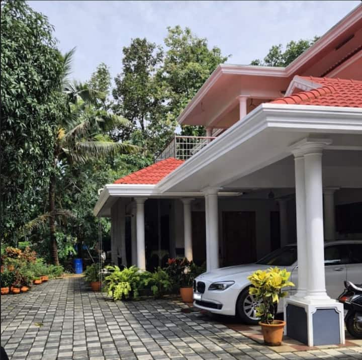 Premium Villa Near Pala In Lush Green Area - Pala