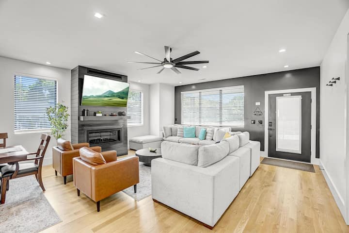 Aruna 9br Luxe Estate | Sleeps 22+ - Raleigh, NC