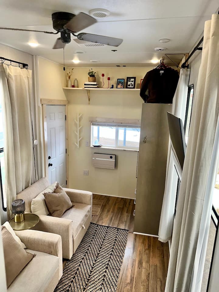 Timberwolf Tiny Home - Island Park, ID