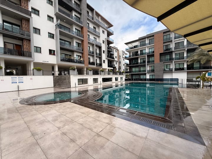 Girne Merkezinde 2 Odalı Rezidans Apartman/avangar - Kyrenia