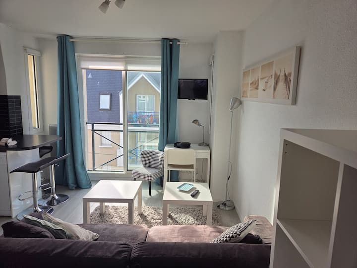 Studio Meublé 20 M² - Hypercentre - 2 Pers - Mer - Ouistreham