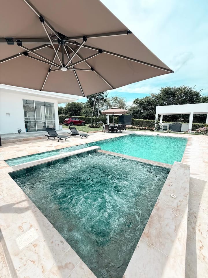 Villa Dolly/ Lujo Natural /Descanso/privacidad - Carmen de Apicalá