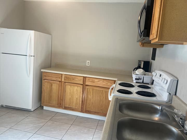 Basement Studio W/ Kitchen And Laundry Access - Harrisonburg, VA