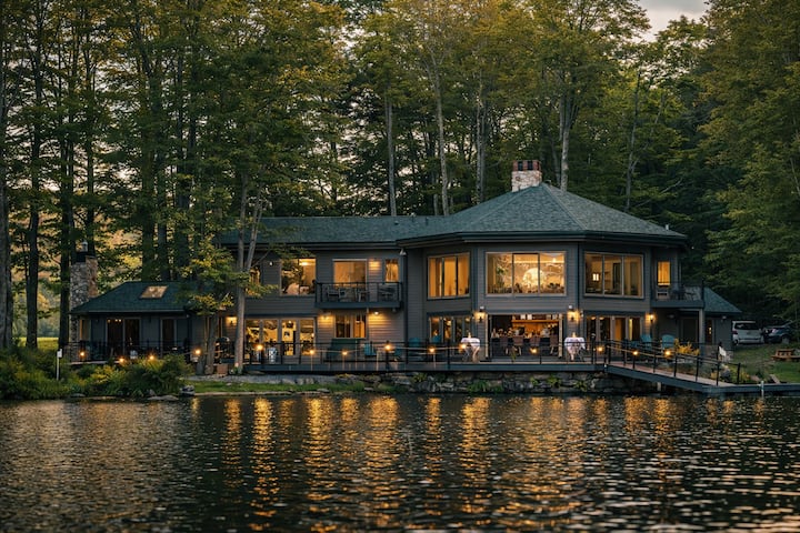 Lakefront Luxury Estate On 450 Acre Maple Farm - Pocono Mountains, PA