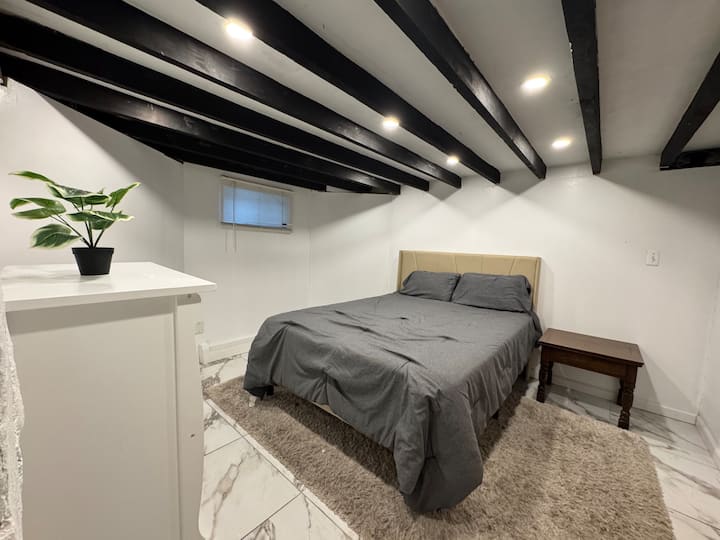 Cozy 1 Bedroom Apartment - Staten Island, NY