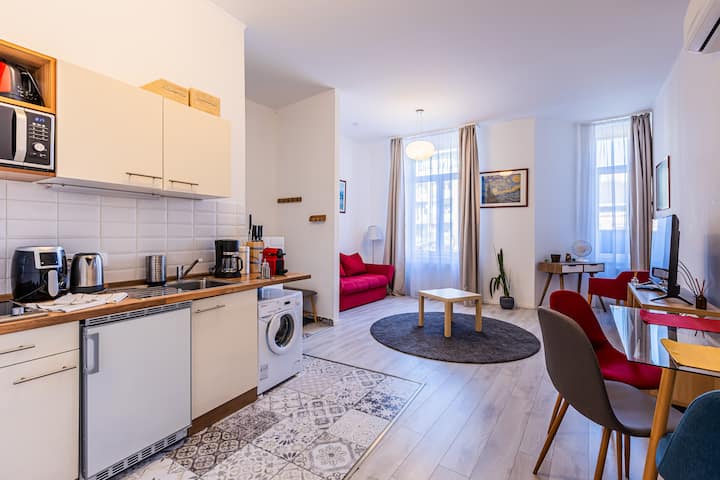 City Work & Stay Serviced Apartment - Budapest