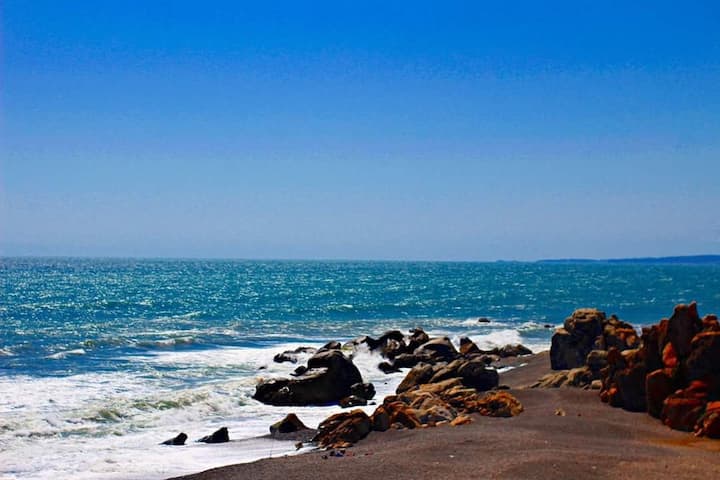 Casa Con Piscina En Santo Domingo - Santo Domingo, Chile