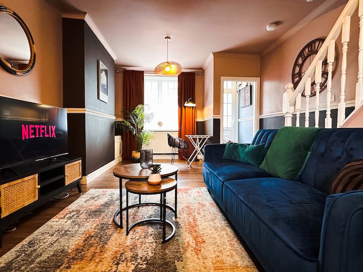 Perfect Booking | 3 Bed Home In Abertillery - Monmouthshire