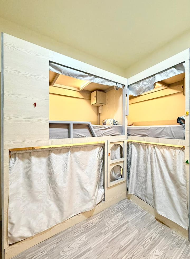 Phoenix Luxury Capsule Hostel Insurance Metro - Dubái